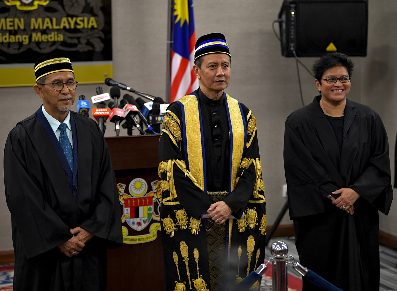 Jawatan speaker jemputan daripada kerajaan - Azhar - UTUSAN SARAWAK