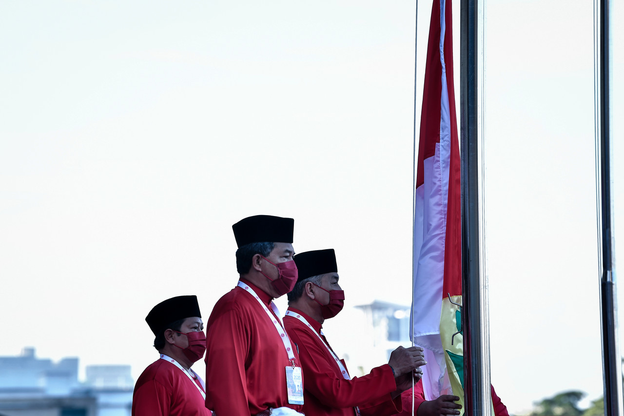 Dahului perasmian Perhimpunan Agung 2020 -Acara naik bendera - UTUSAN ...