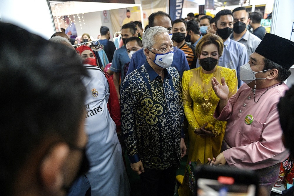 PM kunjungi Festival StarVendors Mega Raya 2022 - UTUSAN SARAWAK