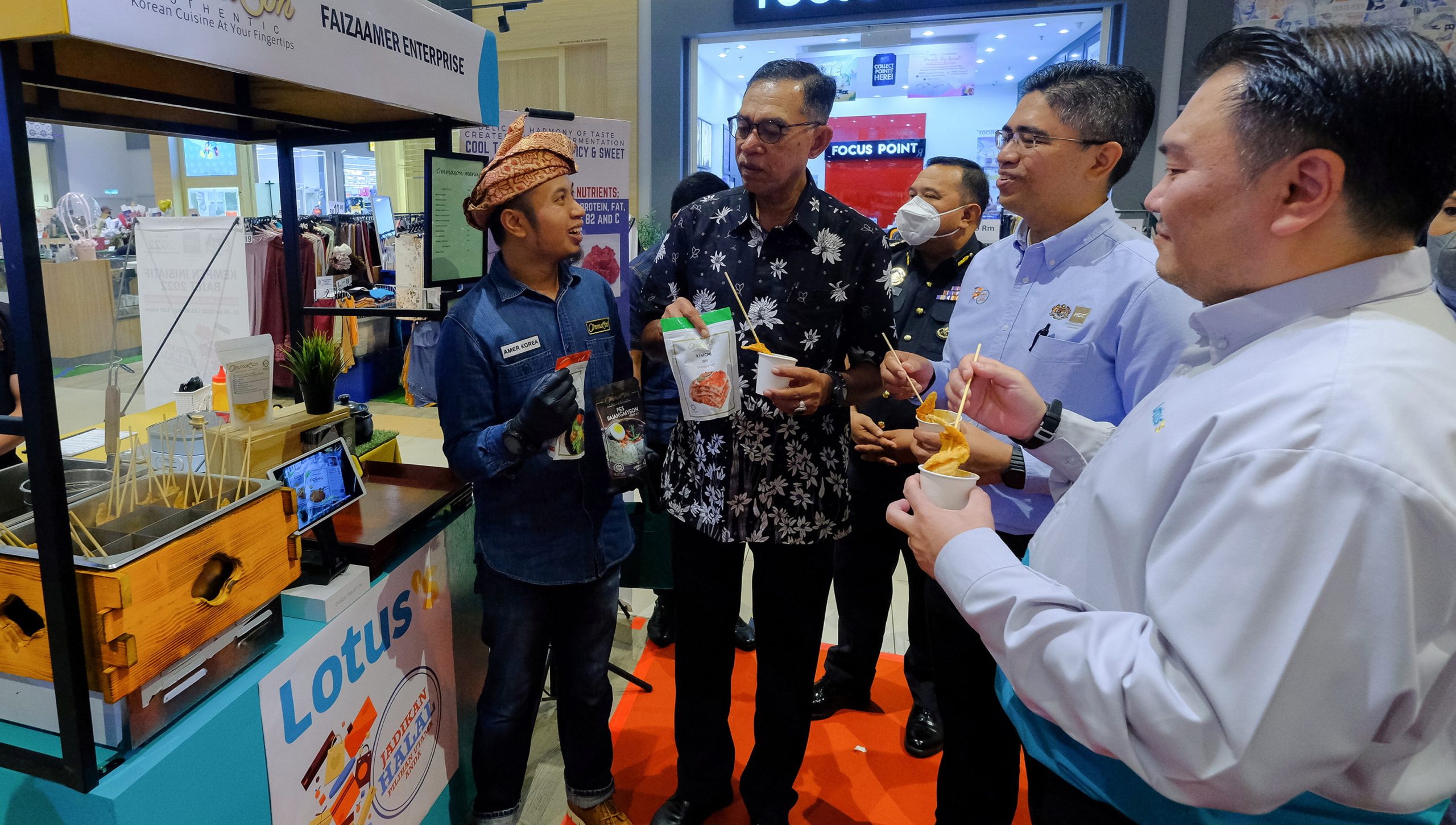 Lotus’s Malaysia tingkatkan kebolehpasaran produk halal - UTUSAN SARAWAK