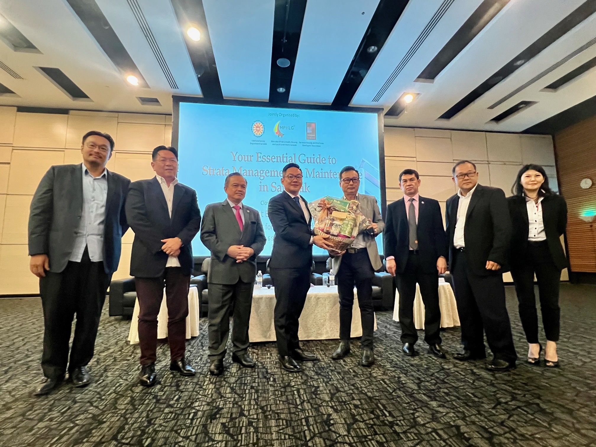 Pasaran hartanah berstrata Sarawak naik - UTUSAN SARAWAK