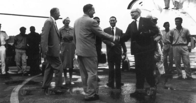 Suruhanjaya Cobbold di Sarawak - UTUSAN SARAWAK