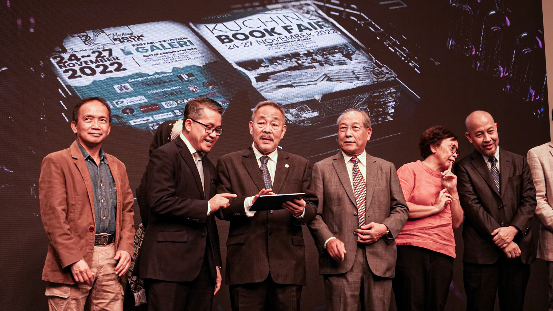 Pembangunan bergantung harap kepada masyarakat berilmu - UTUSAN SARAWAK