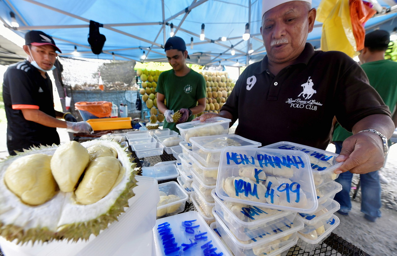 Sahut program Menu Rahmah, peniaga jual durian RM4.99 sebekas - UTUSAN ...