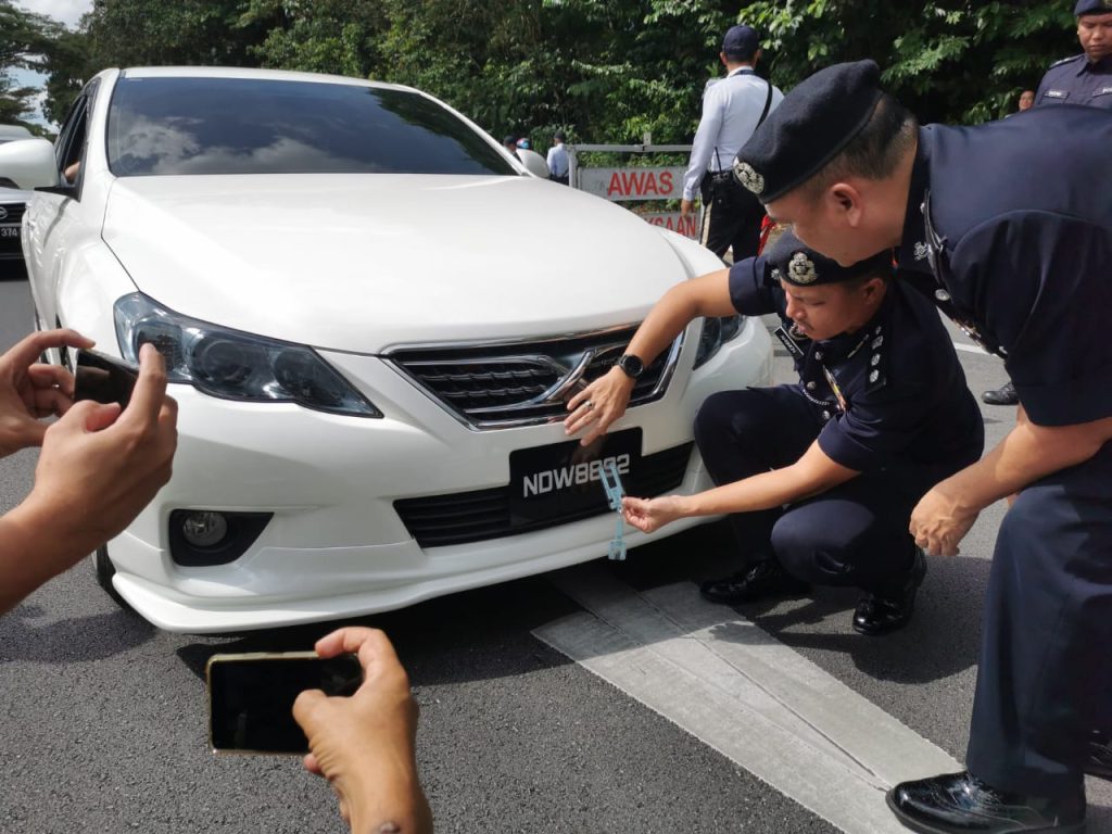 IPD Kuching buru nombor pendaftaran 'fancy', kabur, palsu - UTUSAN SARAWAK