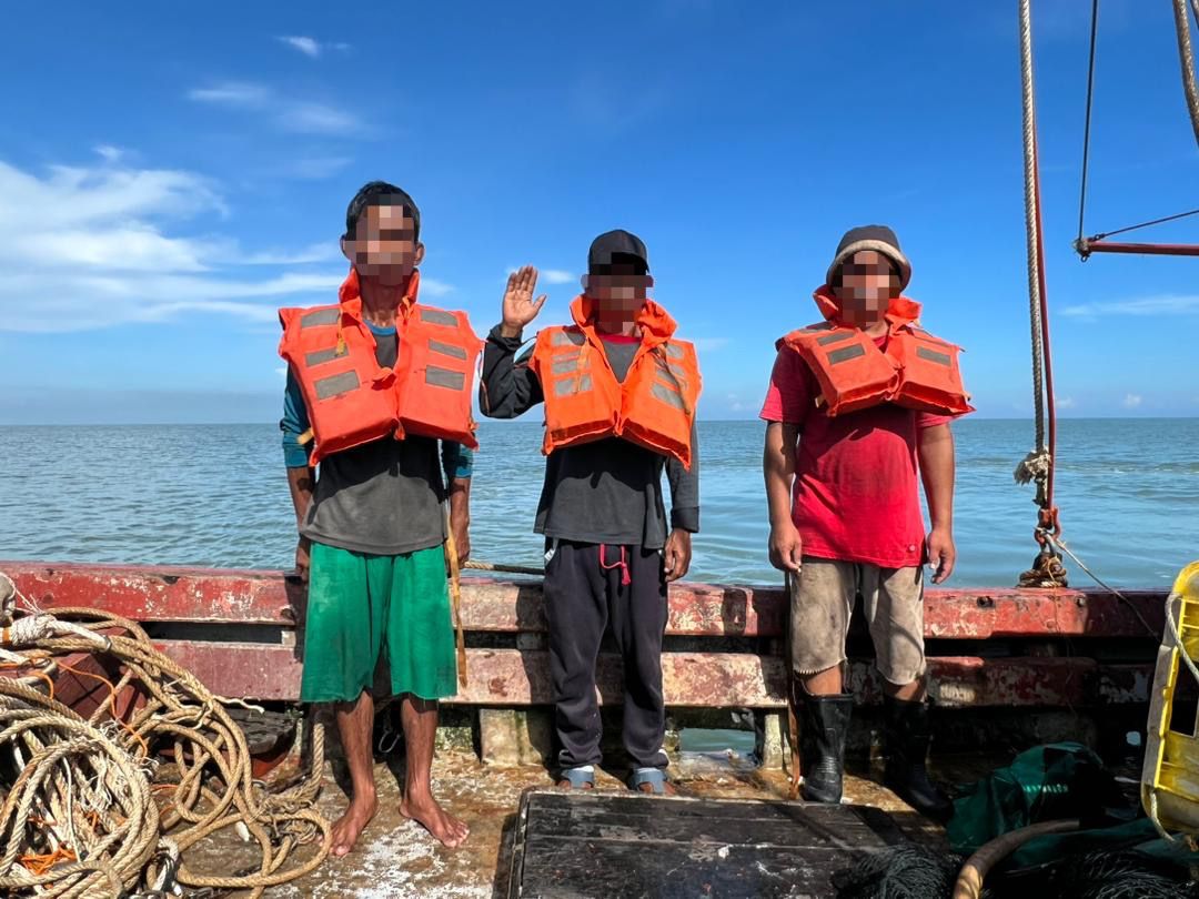 Bot nelayan tempatan ditahan tangkap ikan luar kawasan zon - UTUSAN SARAWAK